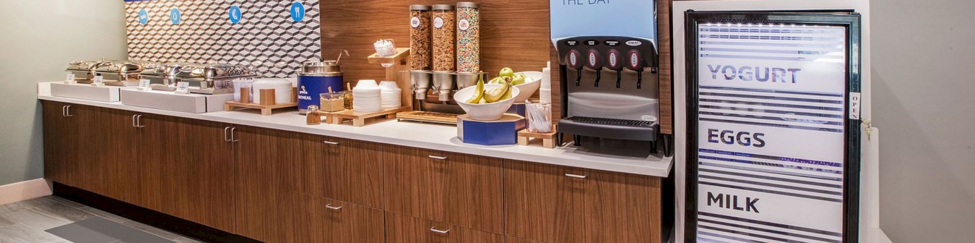 Amenities & Services - Holiday Inn Express & Suites - Everett