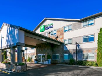 Holiday Inn Express & Suites Everett Hotel WA - Suites Hotel Everett ...
