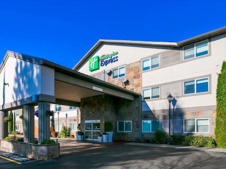 Holiday Inn Express & Suites Everett Hotel WA - Suites Hotel Everett ...